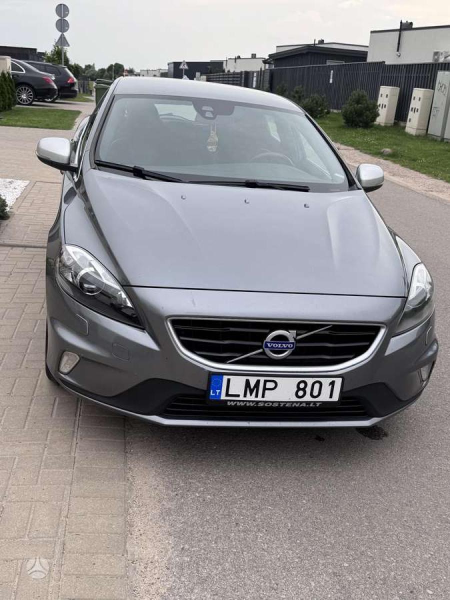 Pelēks Volvo V40 2015 Kauņa, ar dzinēja tilpumu 1.98 L un nobraukumu 314 tūkst. km par 5200 €, foto 1 vietnē AUTOMOTO.COM.LV