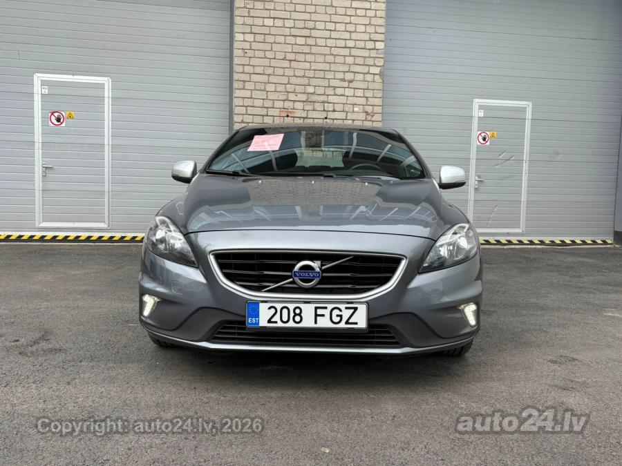 Pelēks Volvo V40 2015 Paide, ar dzinēja tilpumu 2.00 L un nobraukumu 274 tūkst. km par 6890 €, foto 3 vietnē AUTOMOTO.COM.LV
