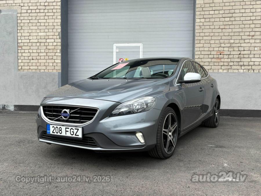 Pelēks Volvo V40 2015 Paide, ar dzinēja tilpumu 2.00 L un nobraukumu 274 tūkst. km par 6890 €, foto 4 vietnē AUTOMOTO.COM.LV