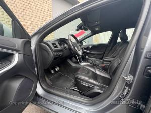 Pelēks Volvo V40 2015 Paide, ar dzinēja tilpumu 2.00 L un nobraukumu 274 tūkst. km par 6890 €, foto 13 vietnē AUTOMOTO.COM.LV