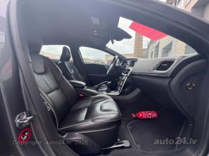 Pelēks Volvo V40 2015 Paide, ar dzinēja tilpumu 2.00 L un nobraukumu 274 tūkst. km par 6890 €, foto 17 vietnē AUTOMOTO.COM.LV