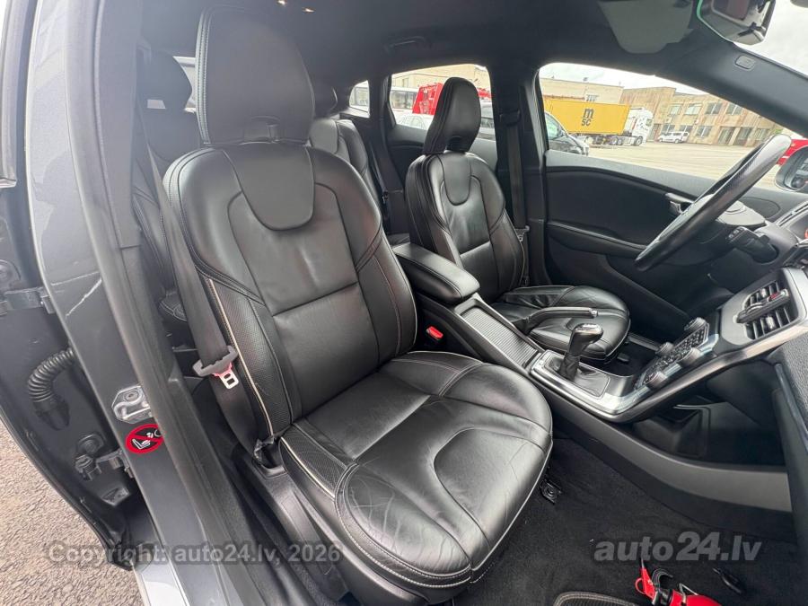 Pelēks Volvo V40 2015 Paide, ar dzinēja tilpumu 2.00 L un nobraukumu 274 tūkst. km par 6890 €, foto 18 vietnē AUTOMOTO.COM.LV