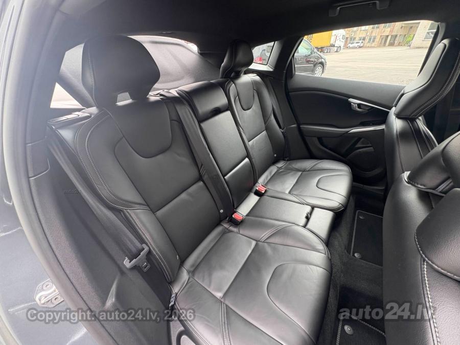Pelēks Volvo V40 2015 Paide, ar dzinēja tilpumu 2.00 L un nobraukumu 274 tūkst. km par 6890 €, foto 20 vietnē AUTOMOTO.COM.LV