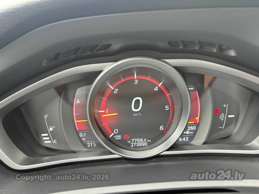 Pelēks Volvo V40 2015 Paide, ar dzinēja tilpumu 2.00 L un nobraukumu 274 tūkst. km par 6890 €, foto 23 vietnē AUTOMOTO.COM.LV