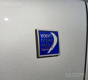 Grey Volvo V40 2015 in Riga, with an engine capacity of 2.00 L and mileage of 268 thousand km for 7500 €, photo 3 on AUTOMOTO.COM.LV