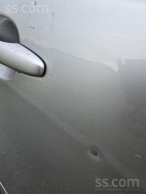Grey Volvo V40 2015 in Riga, with an engine capacity of 2.00 L and mileage of 268 thousand km for 7500 €, photo 9 on AUTOMOTO.COM.LV