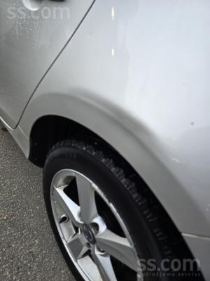 Grey Volvo V40 2015 in Riga, with an engine capacity of 2.00 L and mileage of 268 thousand km for 7500 €, photo 10 on AUTOMOTO.COM.LV