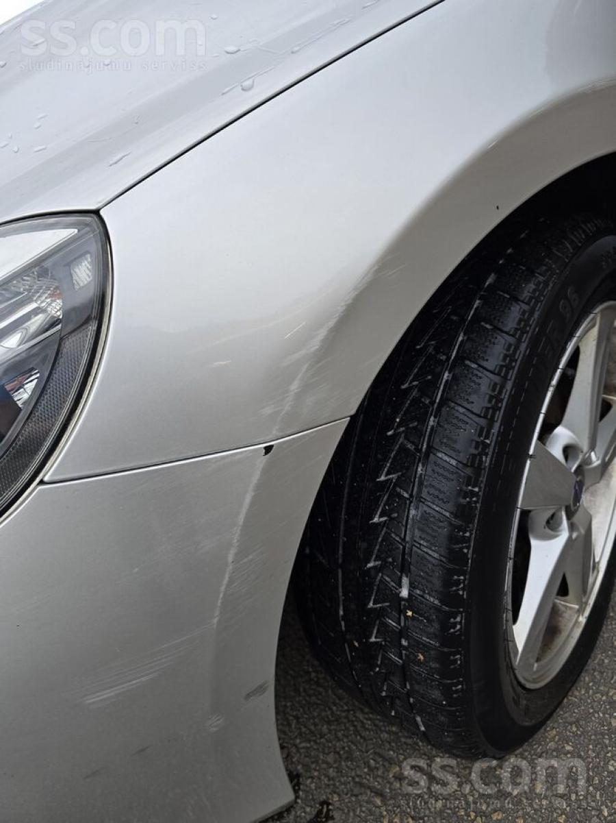 Grey Volvo V40 2015 in Riga, with an engine capacity of 2.00 L and mileage of 268 thousand km for 7500 €, photo 11 on AUTOMOTO.COM.LV