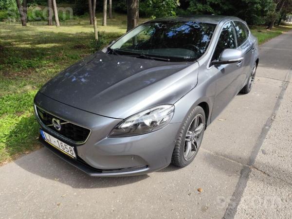 Grey Volvo V40 2015 in Jurmala, with an engine capacity of 2.00 L and mileage of 253 thousand km for 4500 €, photo 2 on AUTOMOTO.COM.LV
