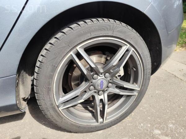 Grey Volvo V40 2015 in Jurmala, with an engine capacity of 2.00 L and mileage of 253 thousand km for 4500 €, photo 6 on AUTOMOTO.COM.LV