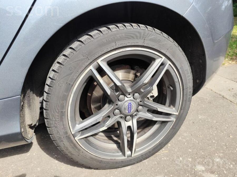 Pelēks Volvo V40 2015 Jūrmala, ar dzinēja tilpumu 2.00 L un nobraukumu 253 tūkst. km par 4500 €, foto 7 vietnē AUTOMOTO.COM.LV