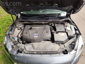 Pelēks Volvo V40 2015 Jūrmala, ar dzinēja tilpumu 2.00 L un nobraukumu 253 tūkst. km par 4500 €, foto 8 vietnē AUTOMOTO.COM.LV