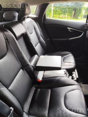 Pelēks Volvo V40 2015 Jūrmala, ar dzinēja tilpumu 2.00 L un nobraukumu 253 tūkst. km par 4500 €, foto 11 vietnē AUTOMOTO.COM.LV