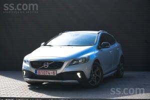 Pelēks Volvo V40 2015 Rīga, ar dzinēja tilpumu 2.00 L un nobraukumu 307 tūkst. km par 7890 €, foto  vietnē AUTOMOTO.COM.LV