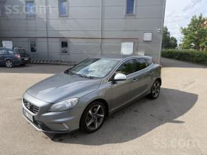 Pelēks Volvo V40 2015 Jelgava, ar dzinēja tilpumu 2.00 L un nobraukumu 240 tūkst. km par 6250 €, foto 3 vietnē AUTOMOTO.COM.LV