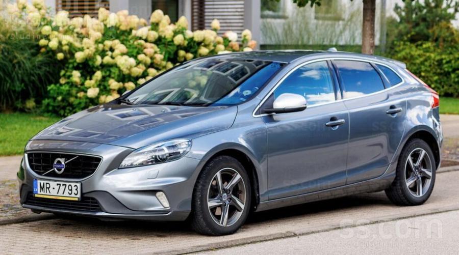 Grey Volvo V40 2015 in Riga, with an engine capacity of 2.00 L and mileage of 263 thousand km for 7300 €, photo 1 on AUTOMOTO.COM.LV