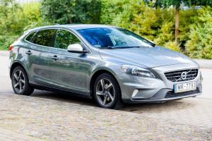 Grey Volvo V40 2015 in Riga, with an engine capacity of 2.00 L and mileage of 263 thousand km for 7300 €, photo 4 on AUTOMOTO.COM.LV