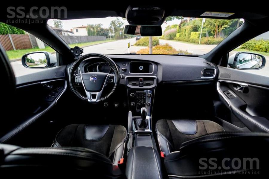 Grey Volvo V40 2015 in Riga, with an engine capacity of 2.00 L and mileage of 263 thousand km for 7300 €, photo 7 on AUTOMOTO.COM.LV