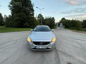 Серый Вольво В40 2015 в Резекне, объемом двигателя 2.00 л и пробегом 229 тыс. км за 6900 €, фото 4 на AUTOMOTO.COM.LV