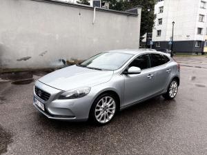 Pelēks Volvo V40 2015 Jonava, ar dzinēja tilpumu 2.00 L un nobraukumu 265 tūkst. km par 7800 €, foto  vietnē AUTOMOTO.COM.LV