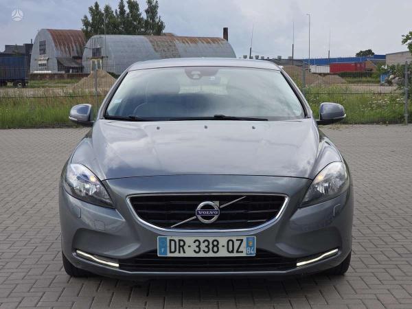 Pelēks Volvo V40 2015 Tauragė, ar dzinēja tilpumu 1.97 L un nobraukumu 227 tūkst. km par 6800 €, foto 3 vietnē AUTOMOTO.COM.LV
