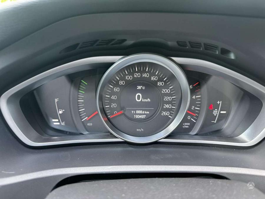 Серый Вольво В40 2015 в Алитус, объемом двигателя 1.56 л и пробегом 193 тыс. км за 5900 €, фото 15 на AUTOMOTO.COM.LV