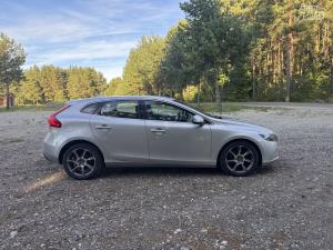 Pelēks Volvo V40 2015 Jonava, ar dzinēja tilpumu 1.60 L un nobraukumu 309 tūkst. km par 4950 €, foto 5 vietnē AUTOMOTO.COM.LV