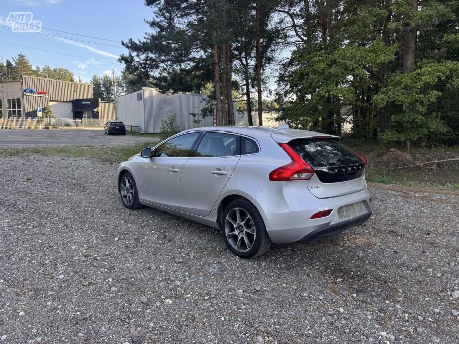 Pelēks Volvo V40 2015 Jonava, ar dzinēja tilpumu 1.60 L un nobraukumu 309 tūkst. km par 4950 €, foto 8 vietnē AUTOMOTO.COM.LV