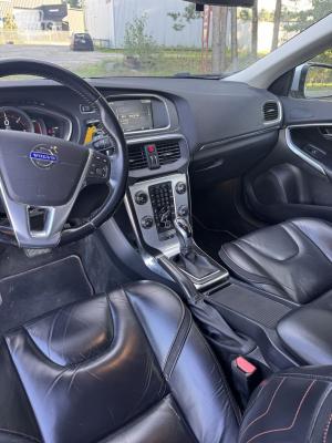 Pelēks Volvo V40 2015 Jonava, ar dzinēja tilpumu 1.60 L un nobraukumu 309 tūkst. km par 4950 €, foto 10 vietnē AUTOMOTO.COM.LV