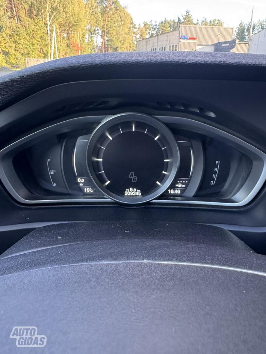 Pelēks Volvo V40 2015 Jonava, ar dzinēja tilpumu 1.60 L un nobraukumu 309 tūkst. km par 4950 €, foto 11 vietnē AUTOMOTO.COM.LV