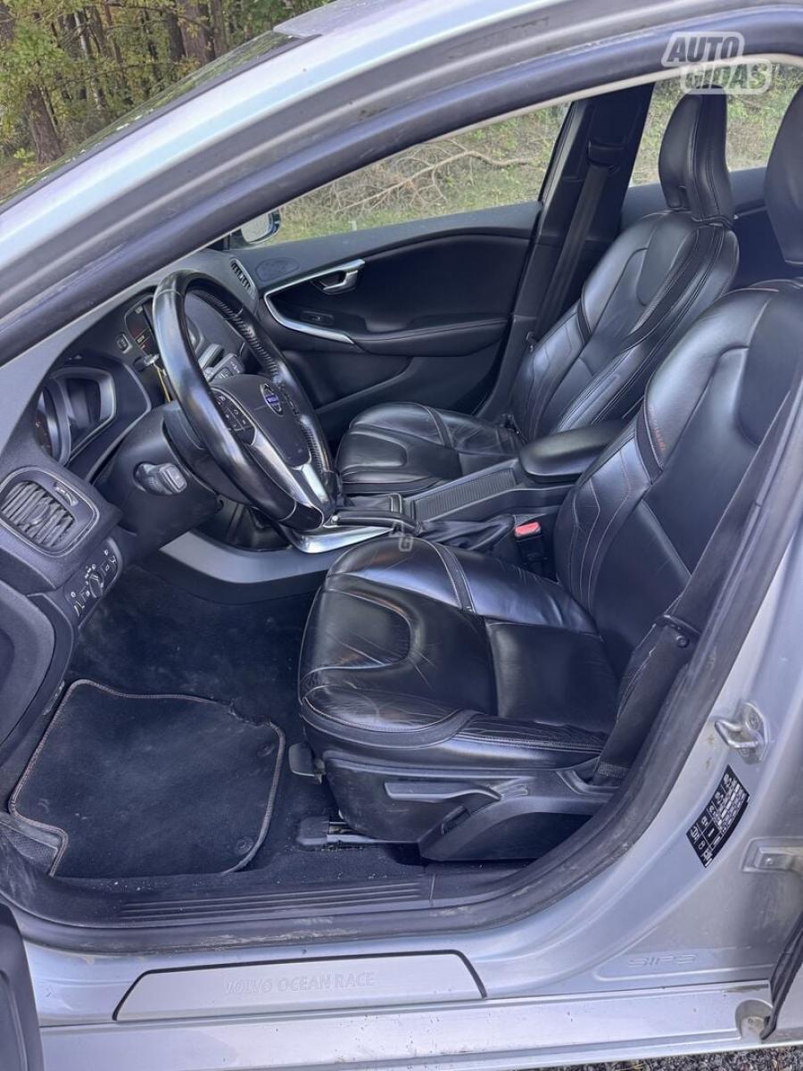 Pelēks Volvo V40 2015 Jonava, ar dzinēja tilpumu 1.60 L un nobraukumu 309 tūkst. km par 4950 €, foto 12 vietnē AUTOMOTO.COM.LV