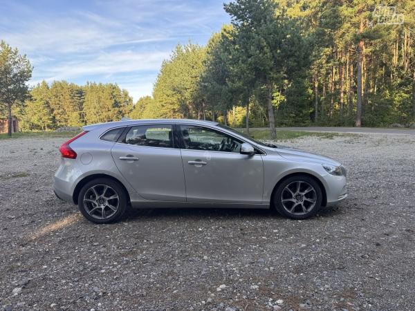 Grey Volvo V40 2015 in Jonava, with an engine capacity of 1.60 L and mileage of 309 thousand km for 4950 €, photo 5 on AUTOMOTO.COM.LV