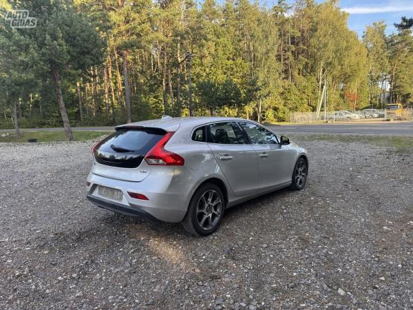 Grey Volvo V40 2015 in Jonava, with an engine capacity of 1.60 L and mileage of 309 thousand km for 4950 €, photo 6 on AUTOMOTO.COM.LV