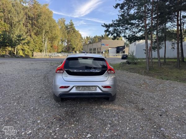 Grey Volvo V40 2015 in Jonava, with an engine capacity of 1.60 L and mileage of 309 thousand km for 4950 €, photo 7 on AUTOMOTO.COM.LV
