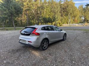 Pelēks Volvo V40 2015 Jonava, ar dzinēja tilpumu 1.56 L un nobraukumu 309 tūkst. km par 4950 €, foto 6 vietnē AUTOMOTO.COM.LV
