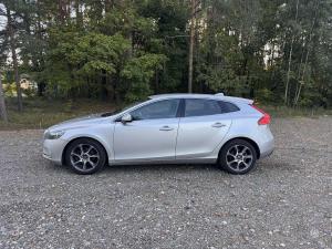 Pelēks Volvo V40 2015 Jonava, ar dzinēja tilpumu 1.56 L un nobraukumu 309 tūkst. km par 4950 €, foto 9 vietnē AUTOMOTO.COM.LV