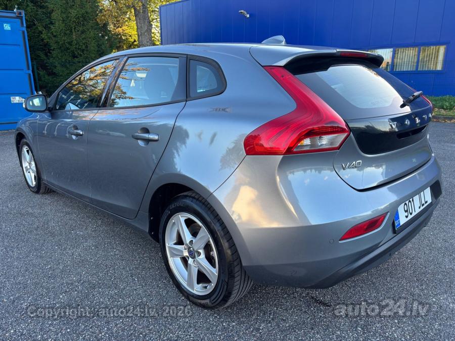 Grey Volvo V40 2015 in Paide, with an engine capacity of 1.60 L and mileage of 201 thousand km for 7990 €, photo 5 on AUTOMOTO.COM.LV