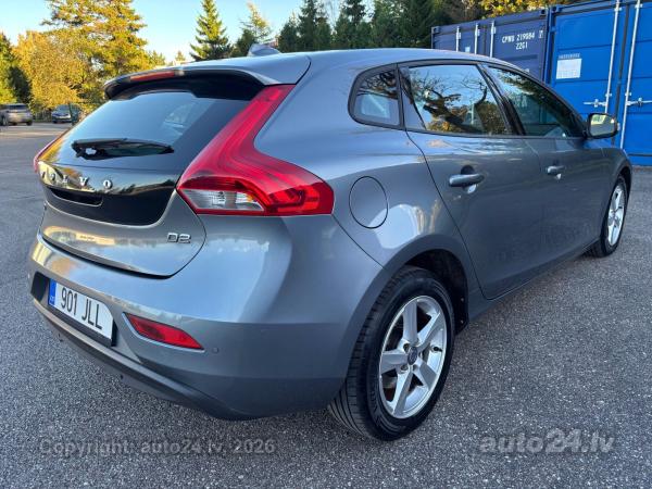 Pelēks Volvo V40 2015 Paide, ar dzinēja tilpumu 1.60 L un nobraukumu 201 tūkst. km par 7990 €, foto 6 vietnē AUTOMOTO.COM.LV