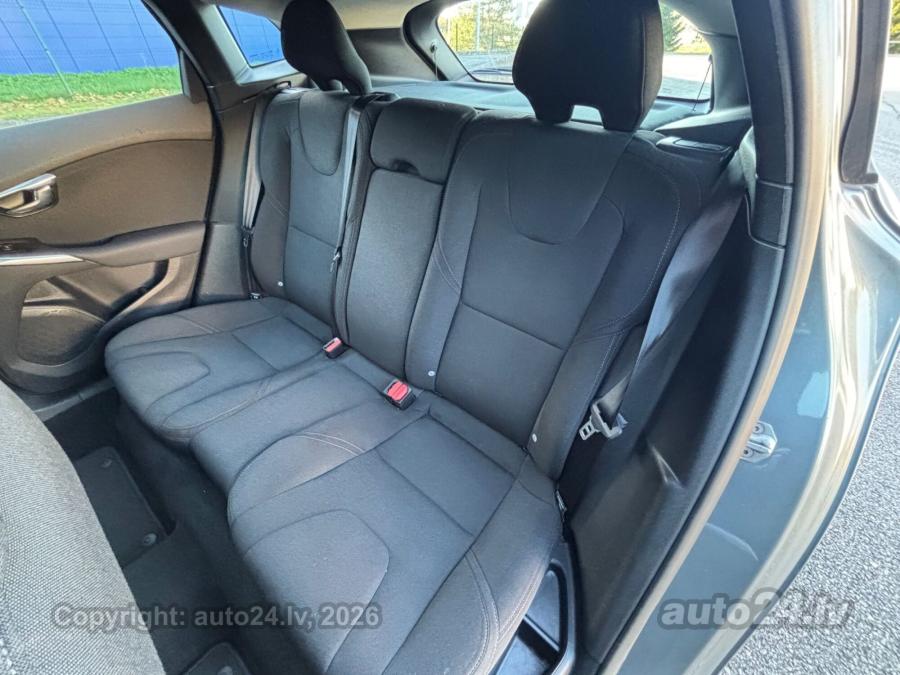 Grey Volvo V40 2015 in Paide, with an engine capacity of 1.60 L and mileage of 201 thousand km for 7990 €, photo 14 on AUTOMOTO.COM.LV