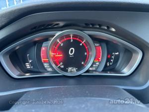 Grey Volvo V40 2015 in Paide, with an engine capacity of 1.60 L and mileage of 201 thousand km for 7990 €, photo 16 on AUTOMOTO.COM.LV