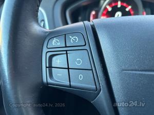 Grey Volvo V40 2015 in Paide, with an engine capacity of 1.60 L and mileage of 201 thousand km for 7990 €, photo 19 on AUTOMOTO.COM.LV