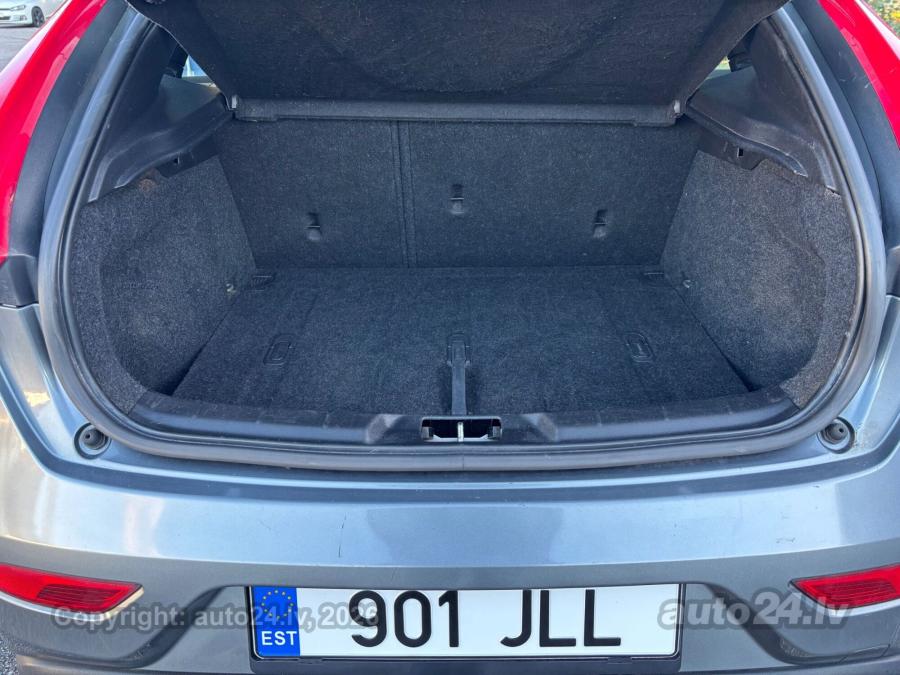 Grey Volvo V40 2015 in Paide, with an engine capacity of 1.60 L and mileage of 201 thousand km for 7990 €, photo 21 on AUTOMOTO.COM.LV