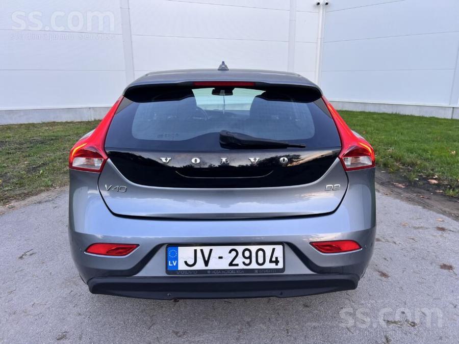 Pelēks Volvo V40 2015 Rīga, ar dzinēja tilpumu 1.60 L un nobraukumu 179 tūkst. km par 5450 €, foto 6 vietnē AUTOMOTO.COM.LV