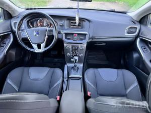 Pelēks Volvo V40 2015 Rīga, ar dzinēja tilpumu 1.60 L un nobraukumu 179 tūkst. km par 5450 €, foto 10 vietnē AUTOMOTO.COM.LV