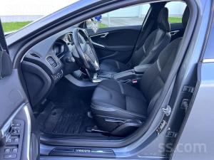 Pelēks Volvo V40 2015 Rīga, ar dzinēja tilpumu 1.60 L un nobraukumu 179 tūkst. km par 5450 €, foto 11 vietnē AUTOMOTO.COM.LV