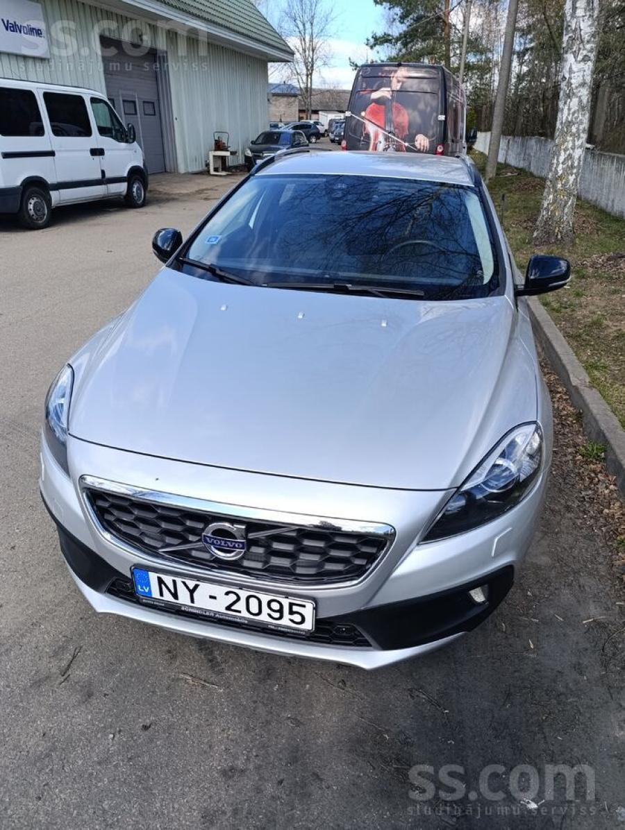 Pelēks Volvo V40 2016 Daugavpils, ar dzinēja tilpumu 2.00 L un nobraukumu 199 tūkst. km par 11200 €, foto 3 vietnē AUTOMOTO.COM.LV