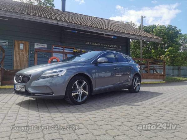 Grey Volvo V40 2016 in Narva, with an engine capacity of 2.00 L and mileage of 107 thousand km for 10500 €, photo 2 on AUTOMOTO.COM.LV