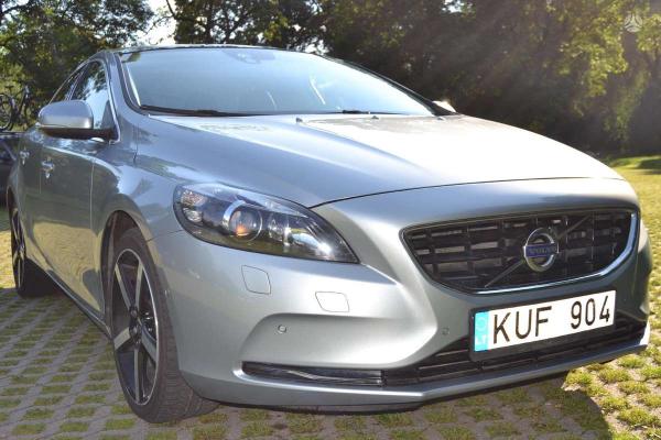 Pelēks Volvo V40 2016 Viļņa, ar dzinēja tilpumu 1.97 L un nobraukumu 114 tūkst. km par 11800 €, foto 6 vietnē AUTOMOTO.COM.LV