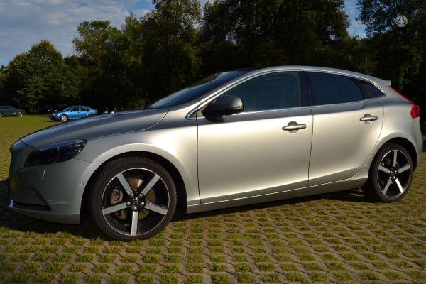 Pelēks Volvo V40 2016 Viļņa, ar dzinēja tilpumu 1.97 L un nobraukumu 114 tūkst. km par 11800 €, foto 7 vietnē AUTOMOTO.COM.LV