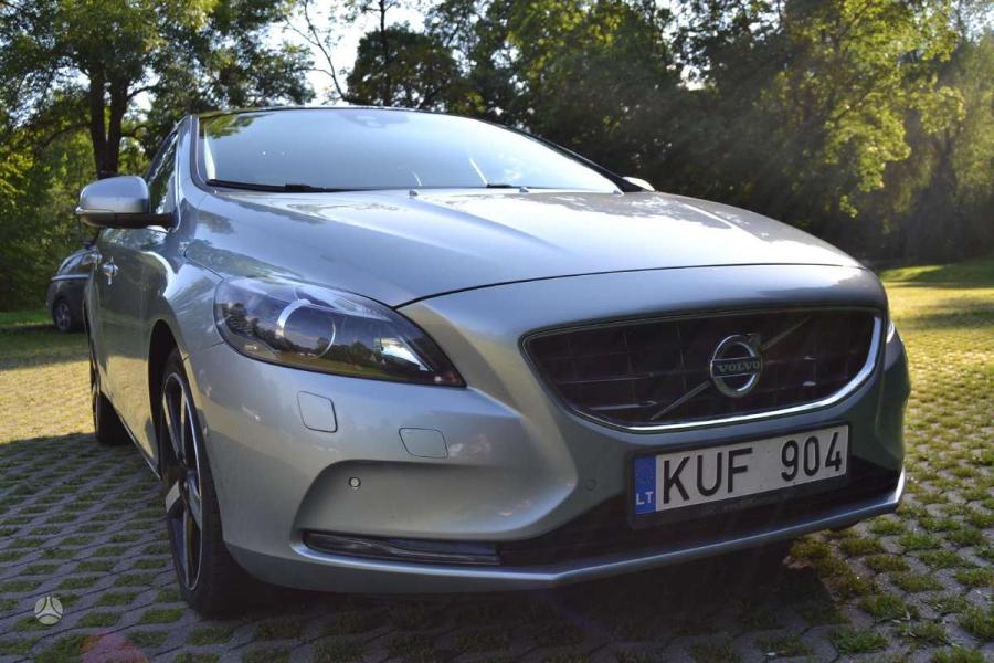 Grey Volvo V40 2016 in Vilnius, with an engine capacity of 1.97 L and mileage of 114 thousand km for 11800 €, photo 24 on AUTOMOTO.COM.LV